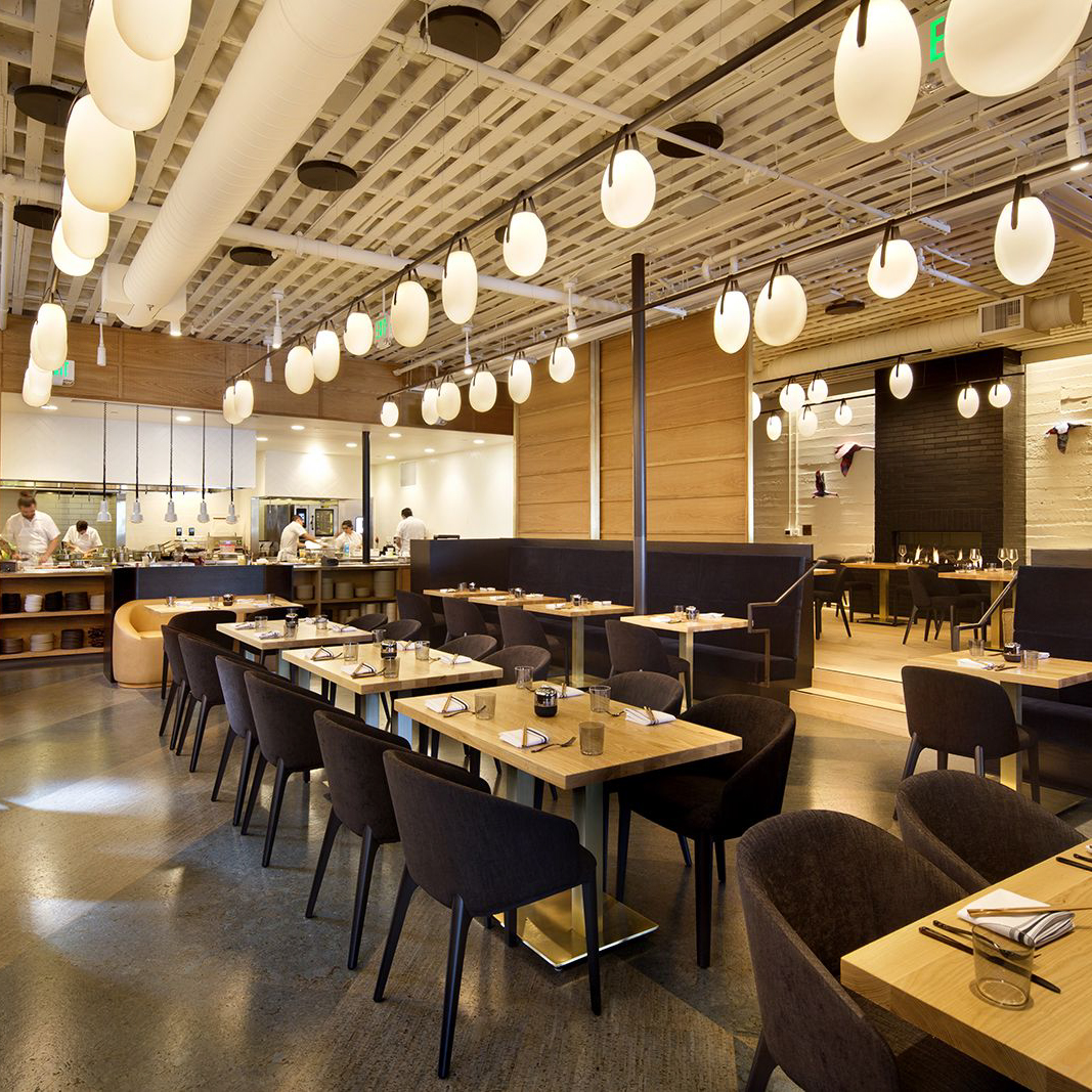 How to Hang a Spider Light: Step-by-Step Guide - Moonlighting